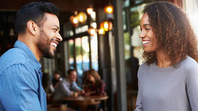 Nggak Canggung Lagi, 15 Trik Obrolan Ringan Ini Jadikan Dirimu Mudah Bergaul - Hot Liputan6.com