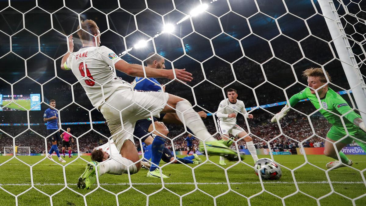 Hasil Final Euro 2020 : Drama Adu Penalti Bawa Italia Juara