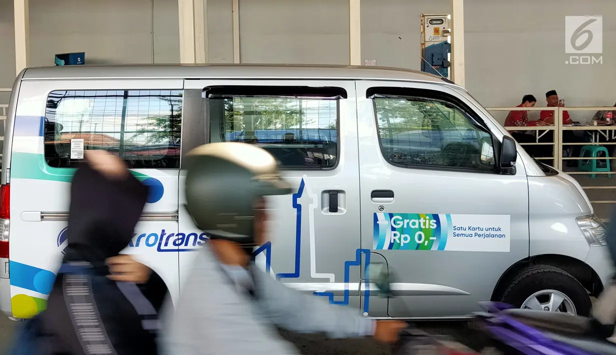 FOTO: Jakarta Punya Angkot Ber-AC, Begini Penampakannya - Foto Liputan6.com