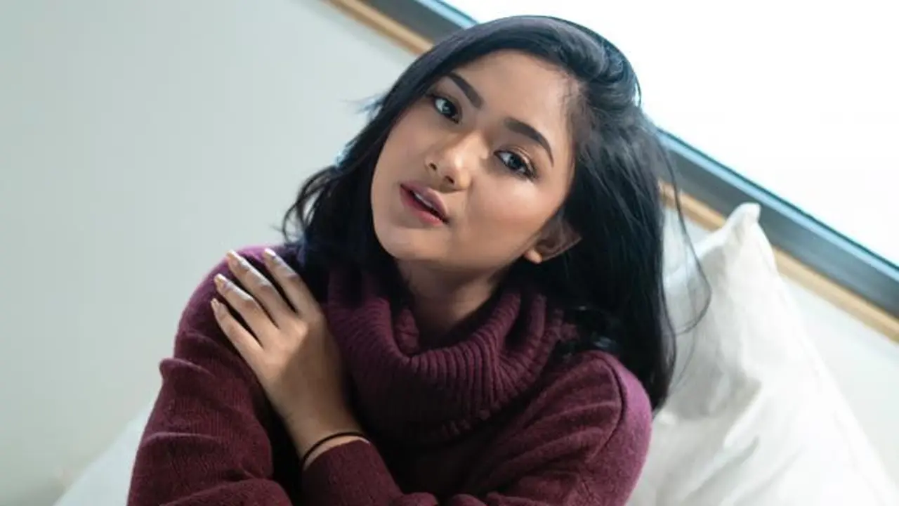 Marion Jola Klarifikasi Video Lepas Jaketnya yang Viral