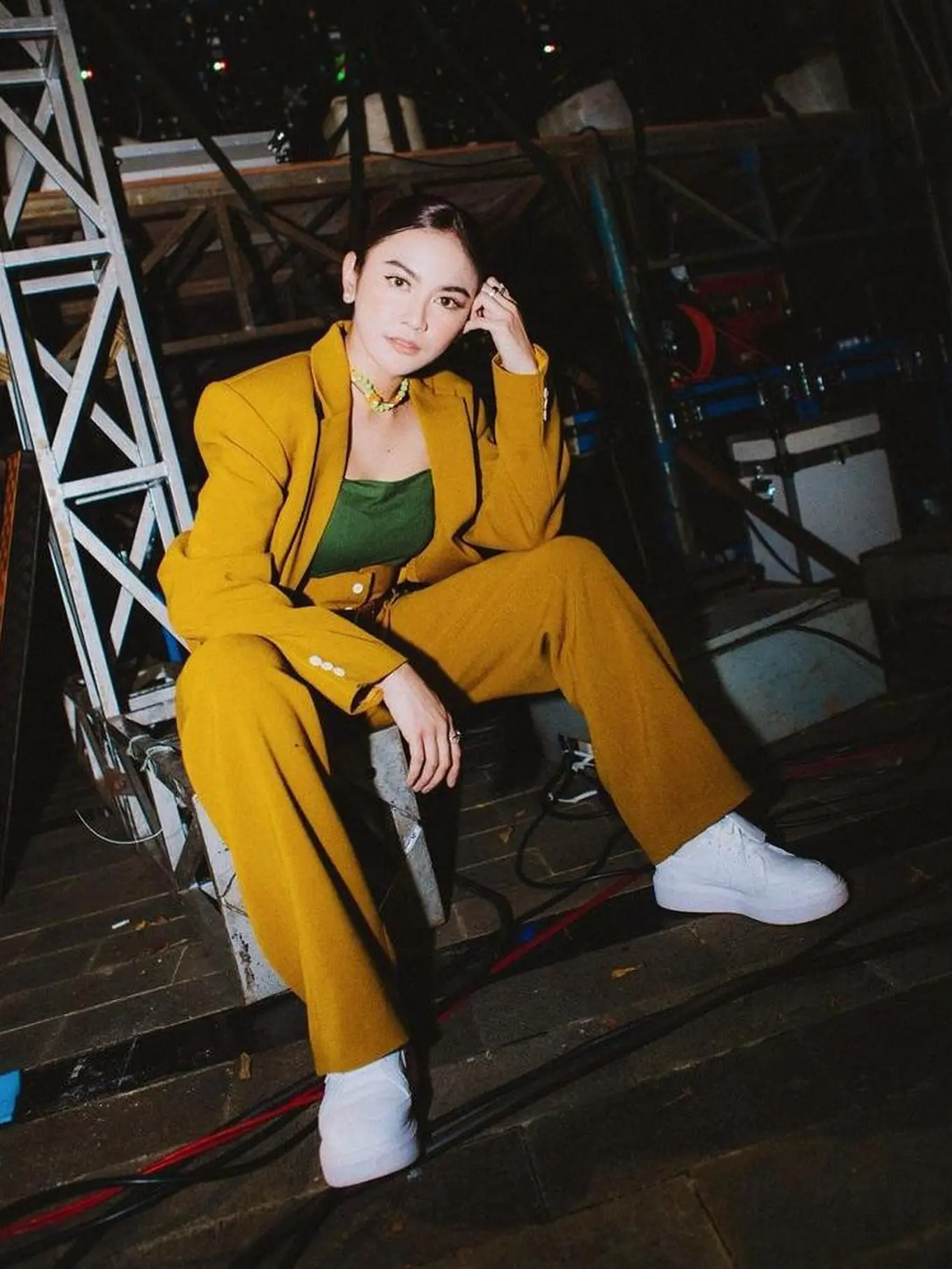 10 Potret Gaya Mahalini yang Selalu Totalitas saat Manggung dengan ...