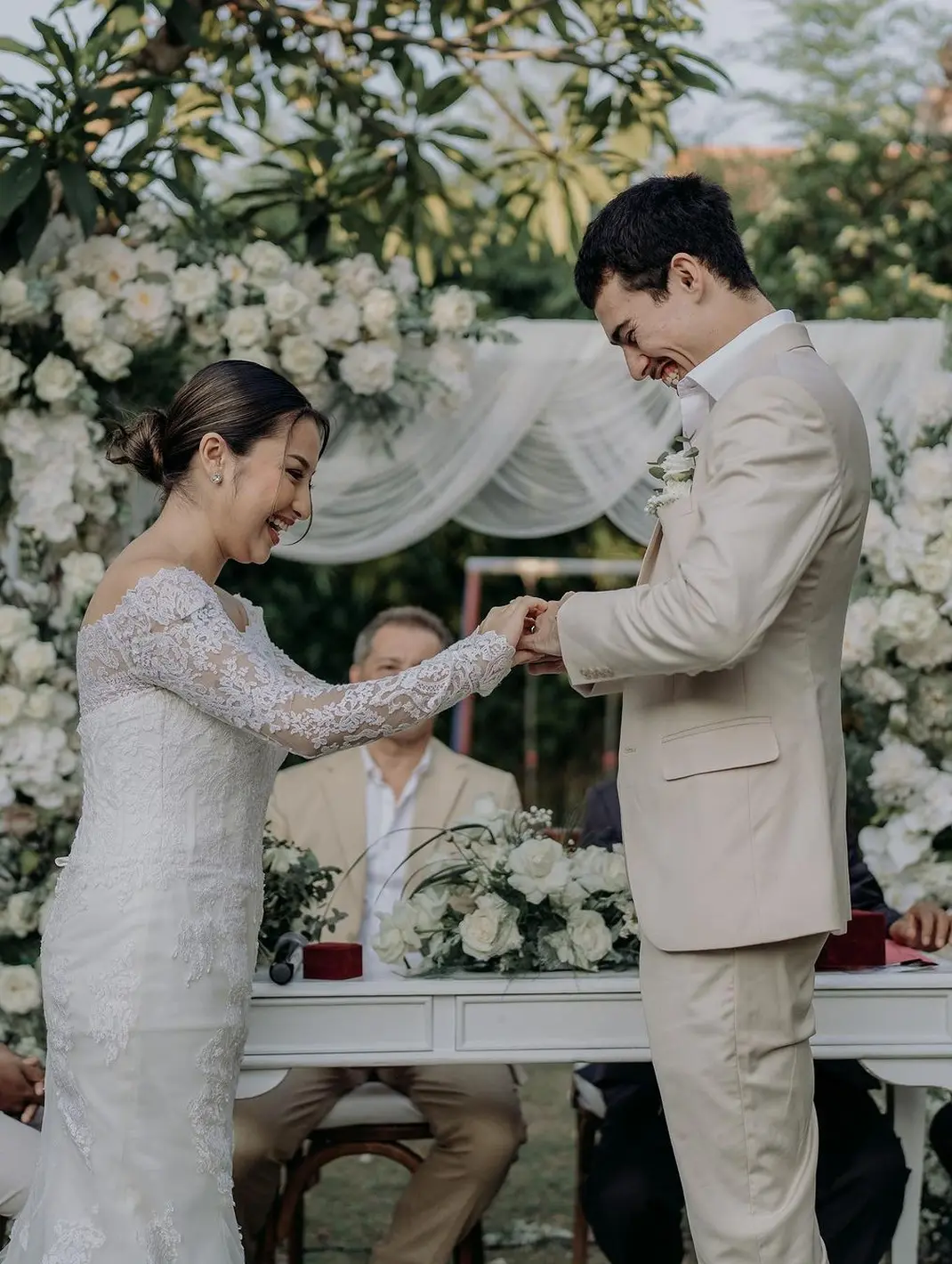 10 Potret Pernikahan Jennifer Coppen, Dali Wassink Mualaf Sebulan ...