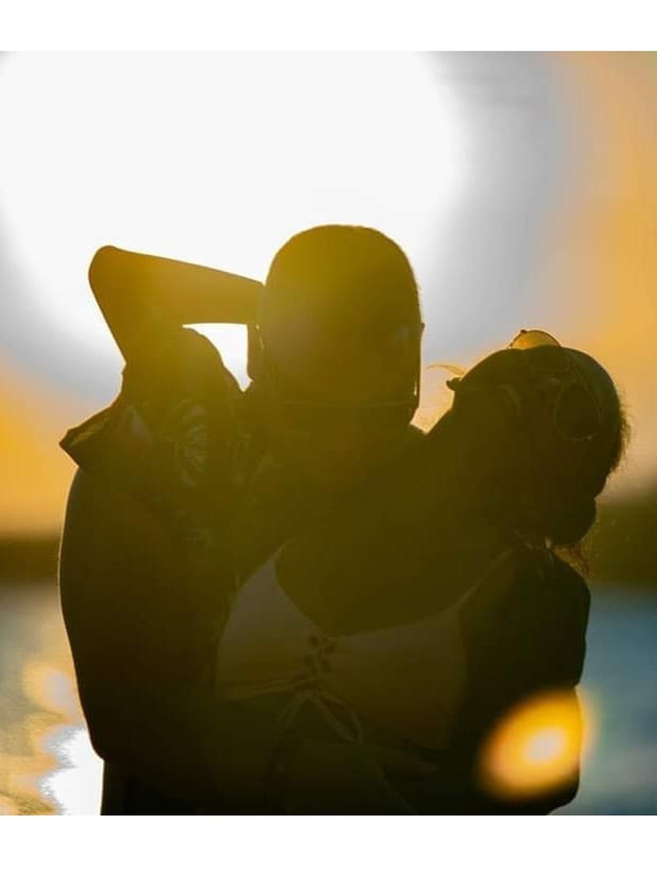 Jarang Muncul, Ini 6 Potret Terbaru Jono Armstrong Mantan Host Acara Musik