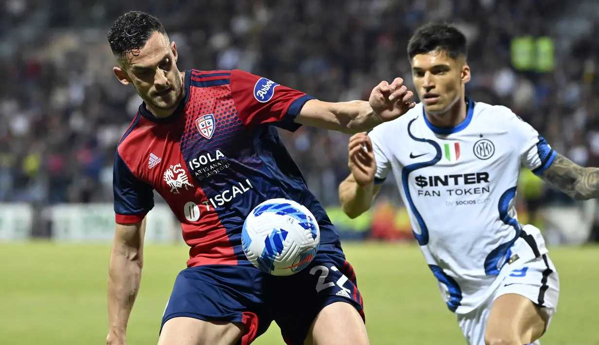 Foto Taklukkan Cagliari Inter Milan Jaga Asa Raih Scudetto Foto