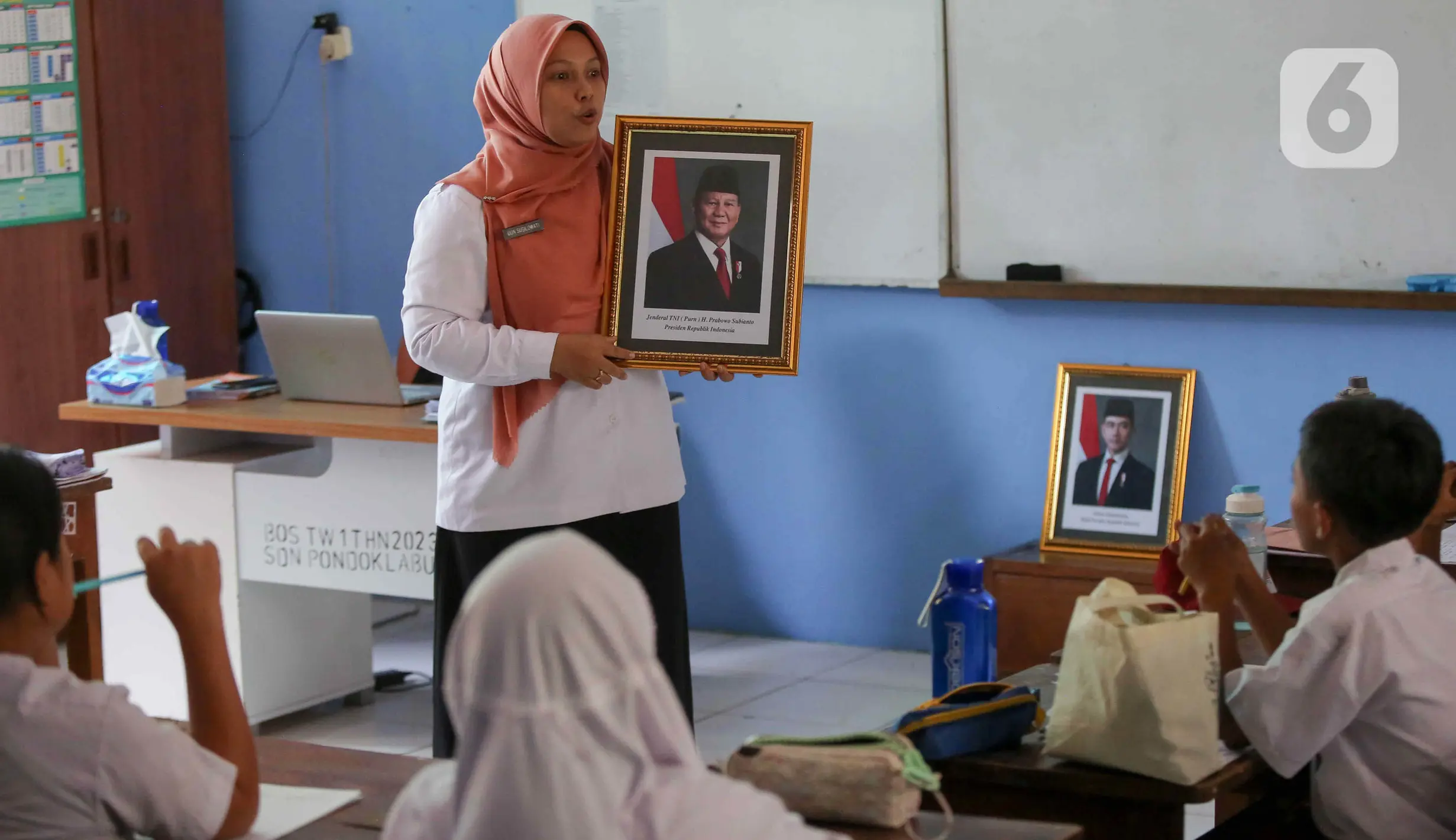 Sosialisasi Nama dan Wajah Presiden-Wakil Presiden yang Baru di SDN ...