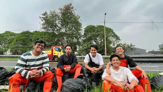 6 Potret Kebersamaan Pandawara Group, 5 Sekawan Peduli Kebersihan ...