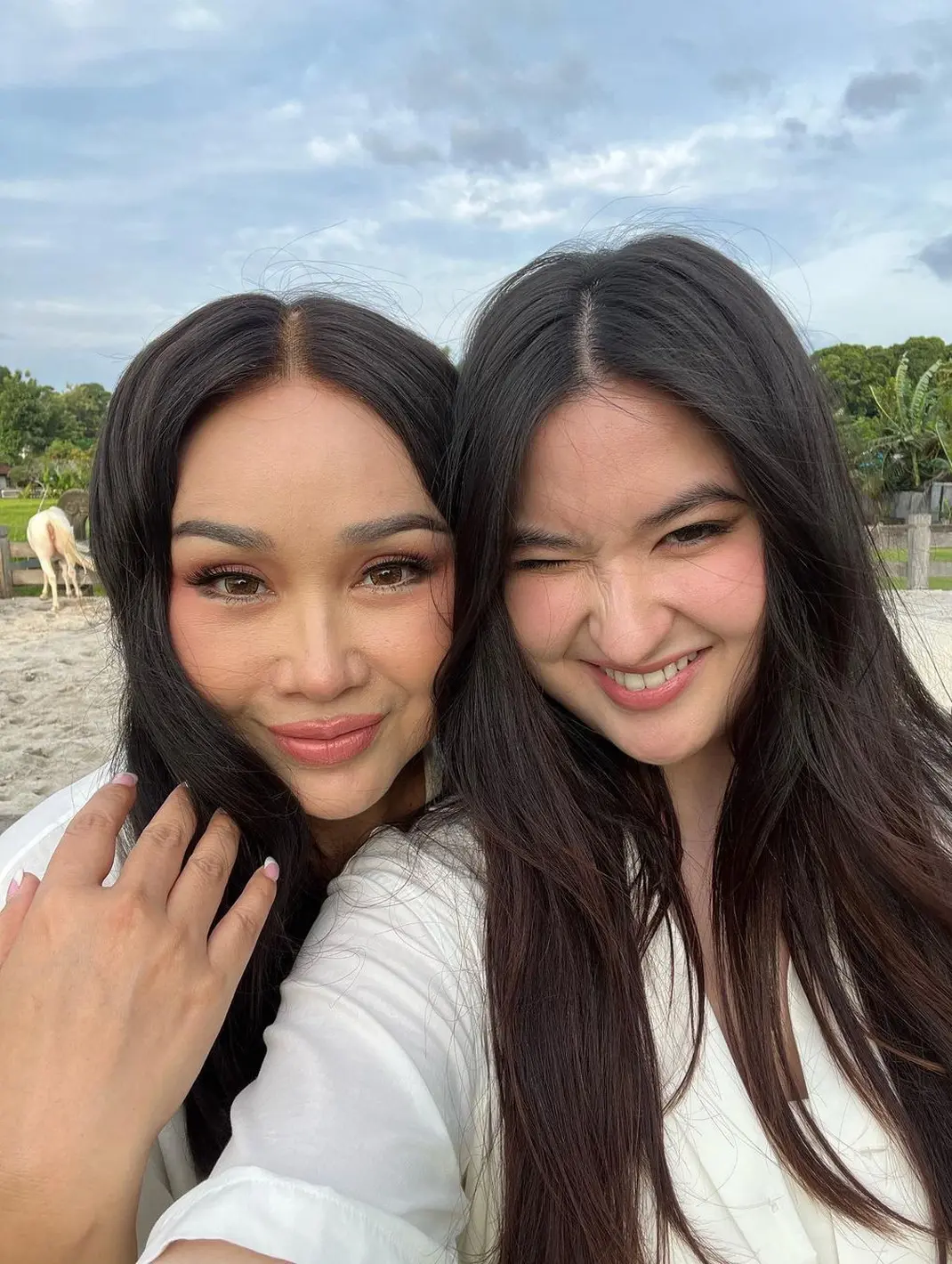 Potret Stephanie Poerti Umumkan Pertunangannya dengan Sang Kekasih ...