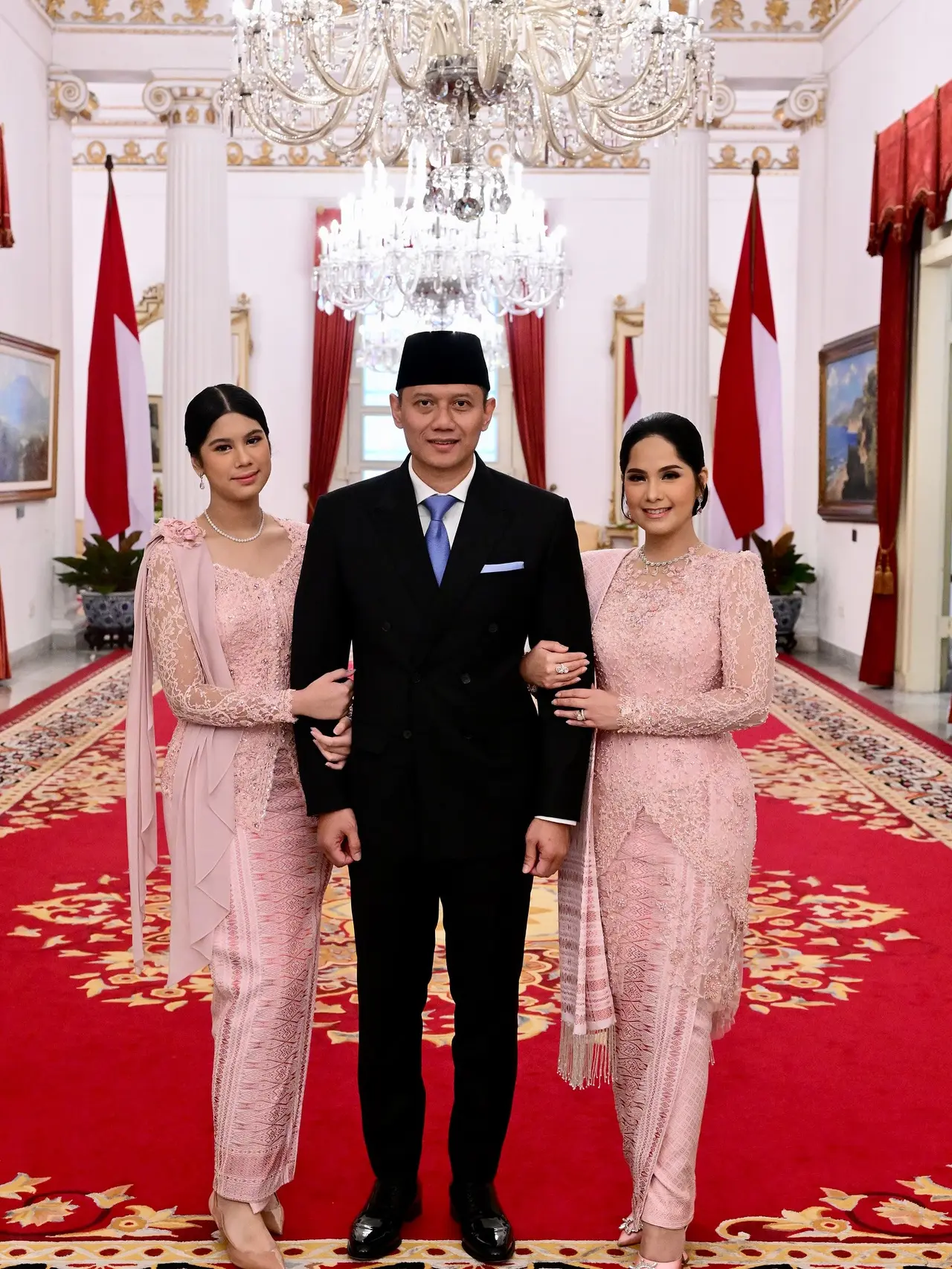 6 Potret Annisa Pohan Dampingi AHY di Pelantikan Kabinet Merah Putih ...