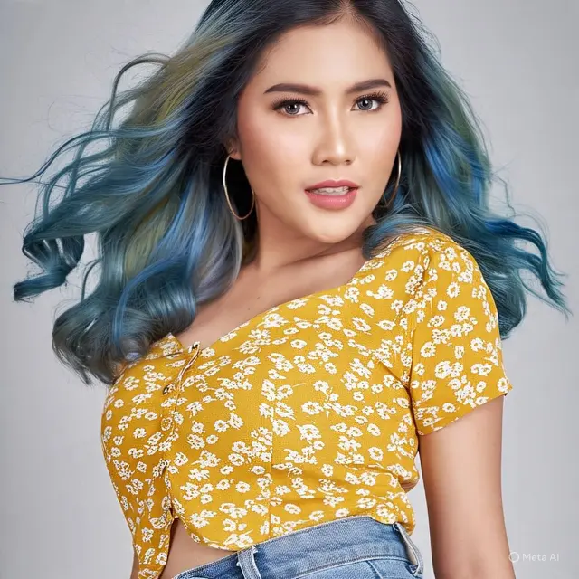 15 Inspirasi Cat Rambut Warna Biru yang Bikin Penampilanmu Makin ...