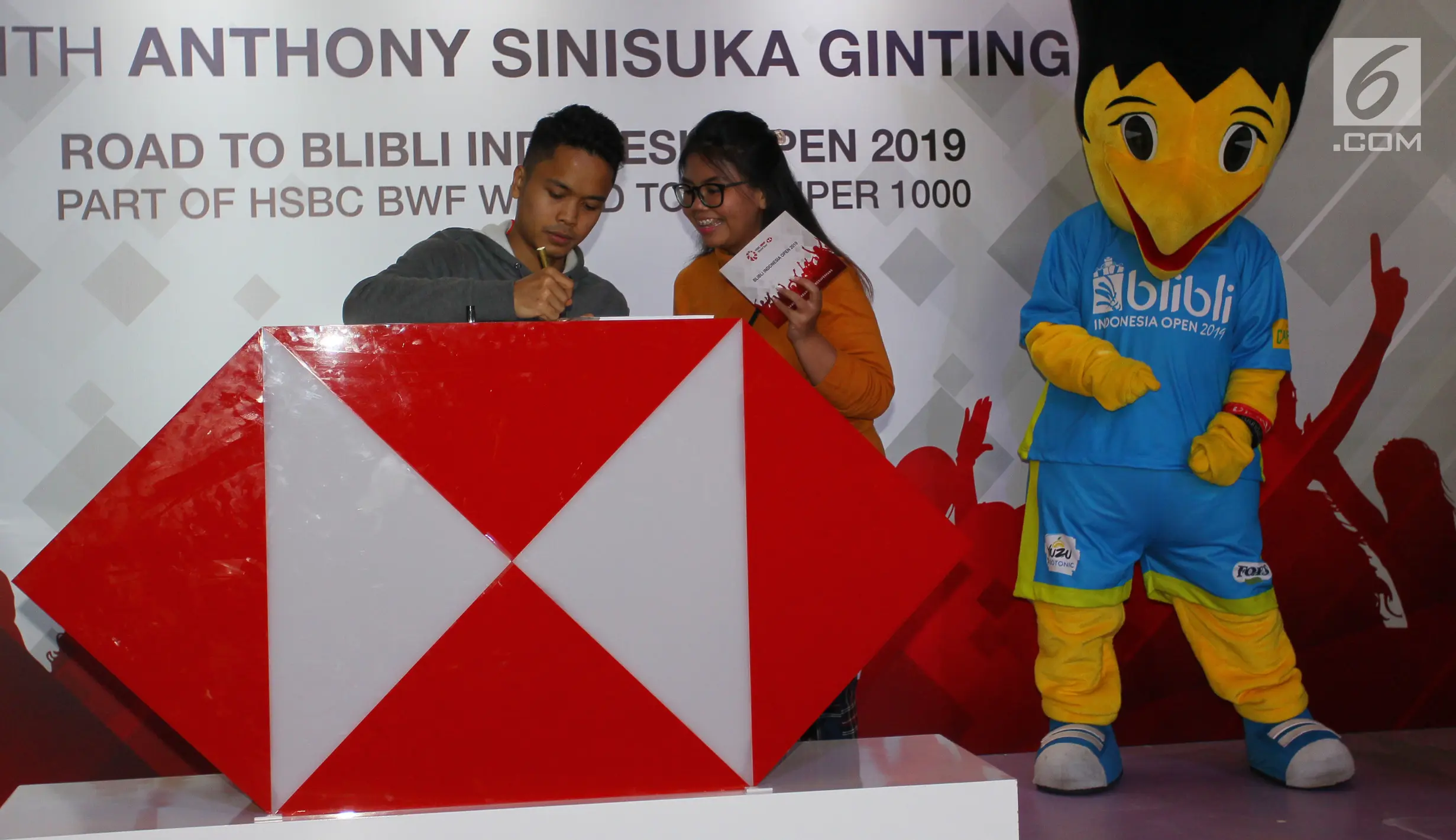 FOTO: Maskot Bio Sapa Pengunjung dalam Road to Blibli Indonesia Open ...