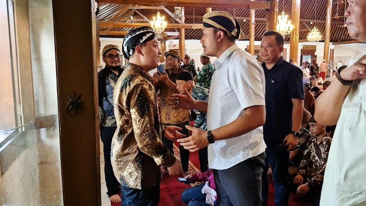 Momen Manis Raja Solo dan Sang Kakak Berpelukan Usai Sempat Memanas ...