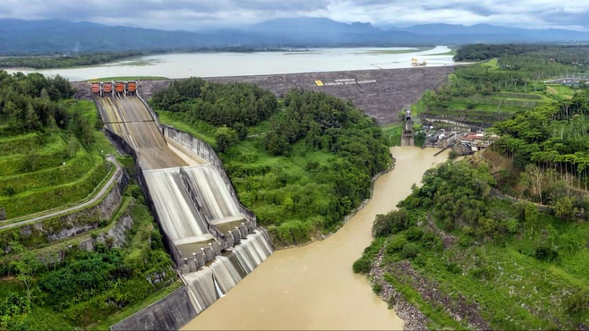 PLN Indonesia Power Ajak Warga Rehabilitasi Daerah Aliran Sungai Serayu ...