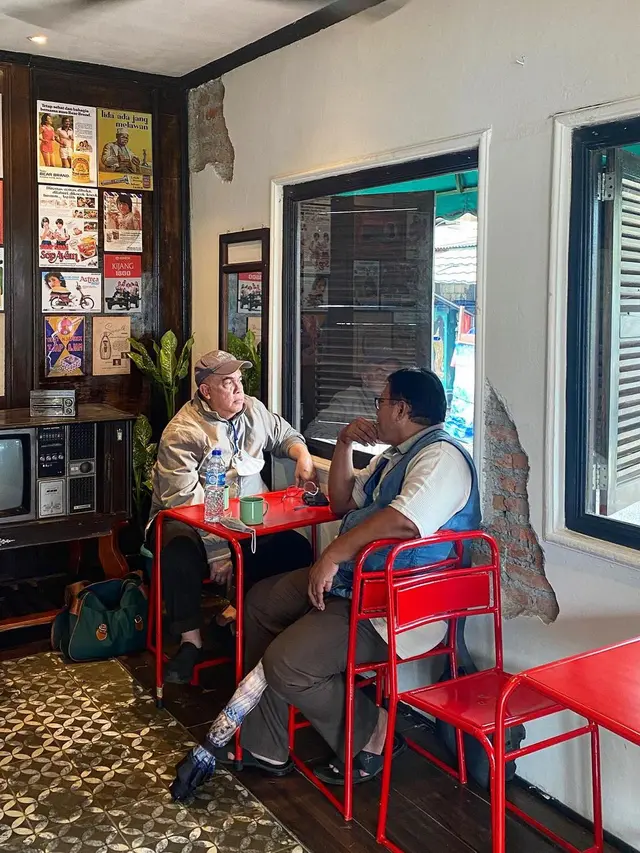 Kedai Es Teh Jaya Abadi, Bentuk Kultur Nongkrong Baru di Bogor - Lifestyle Liputan6.com