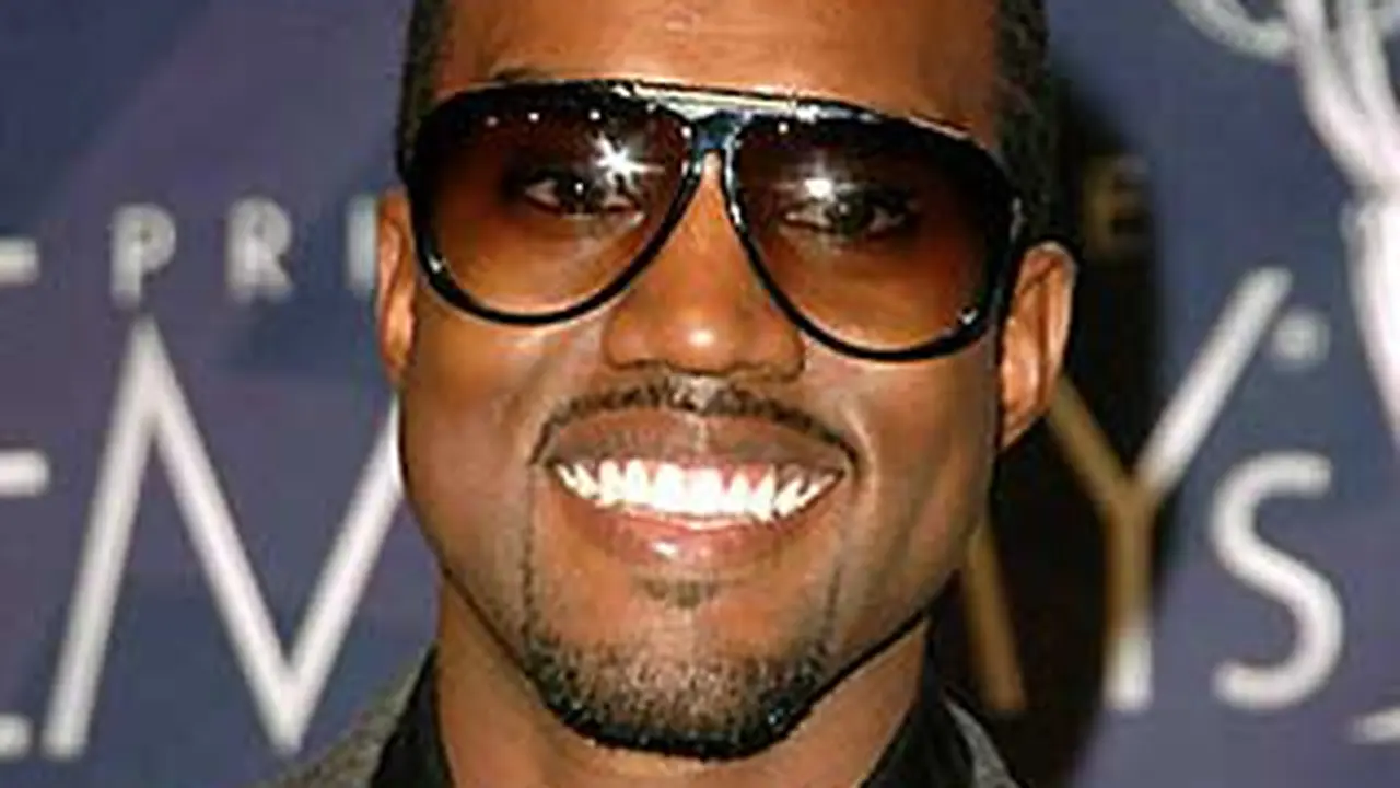Kanye West "Shooting" Film untuk Singlenya - ShowBiz Liputan6.com