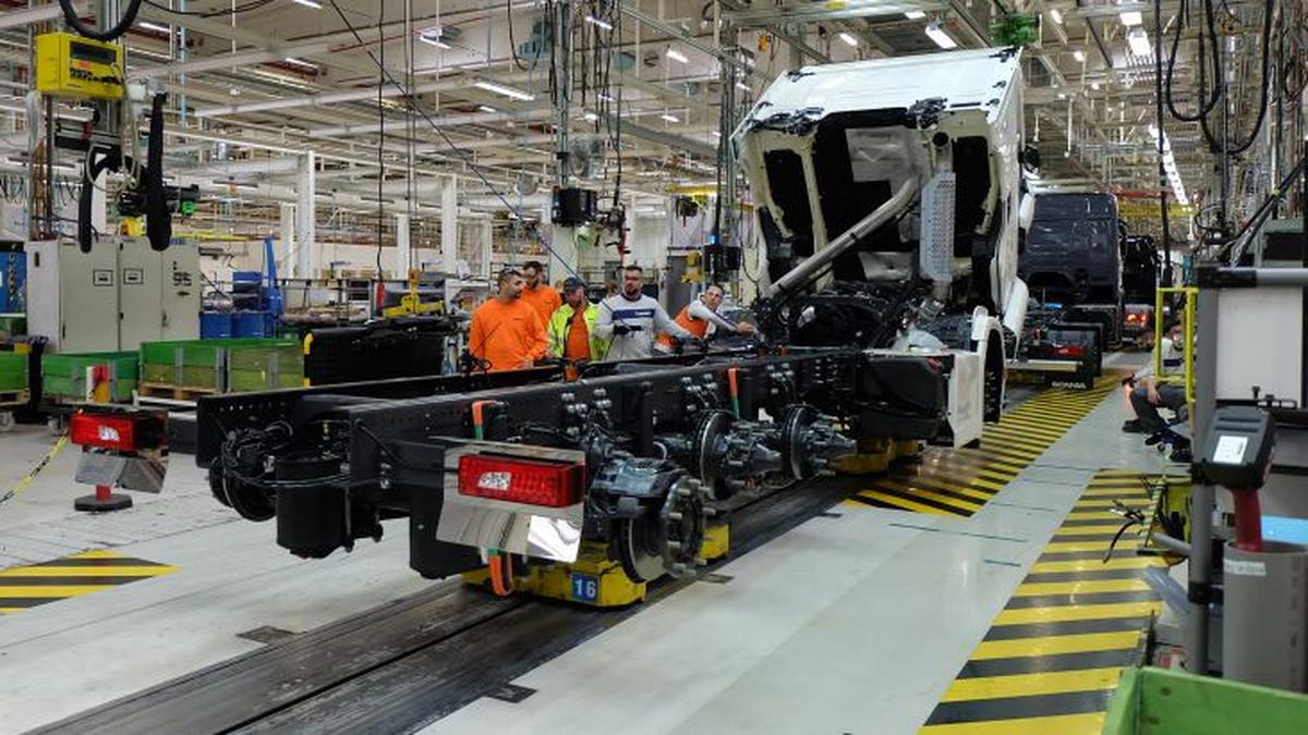 Mengintip Proses Perakitan Truk dan Bus Scania di Swedia - Otomotif ...
