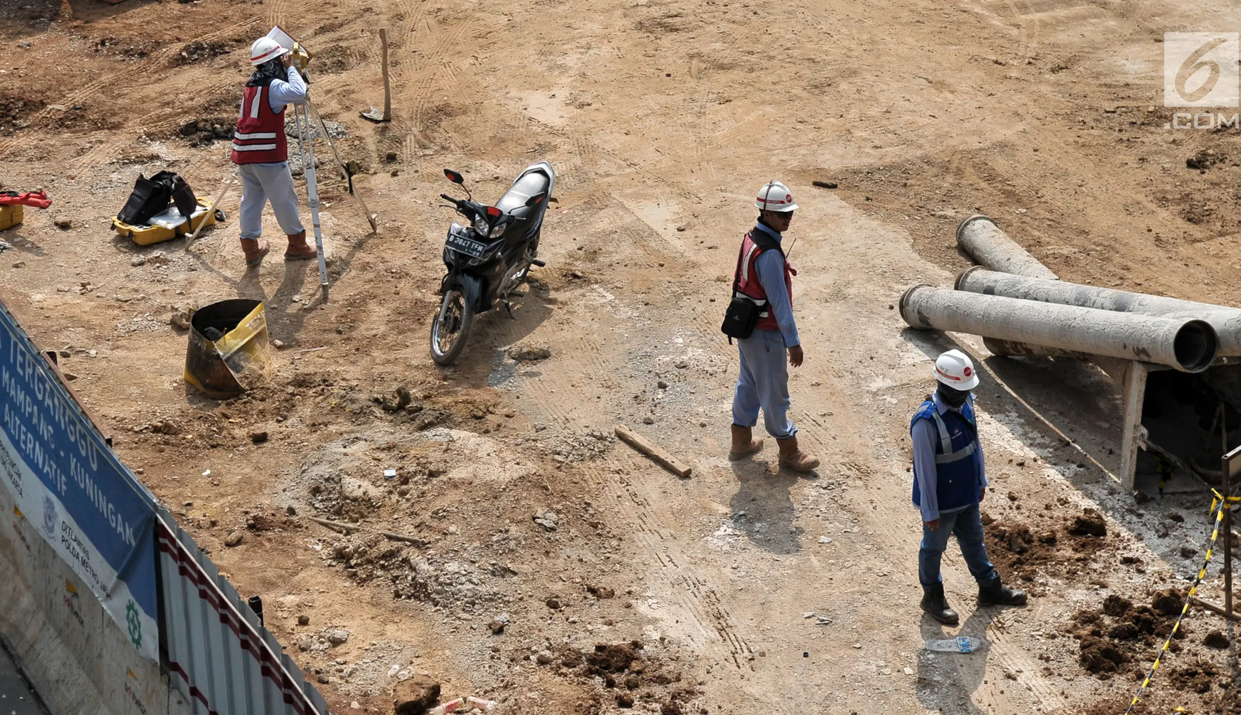 Pembangunan Underpass Kuningan Kembali Dikerjakan - Foto Liputan6.com