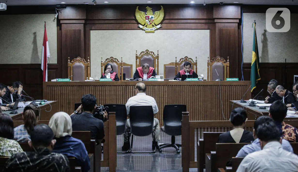 FOTO: Aspidum Kejati DKI Agus Winoto Didakwa Terima Suap Rp 200 Juta ...