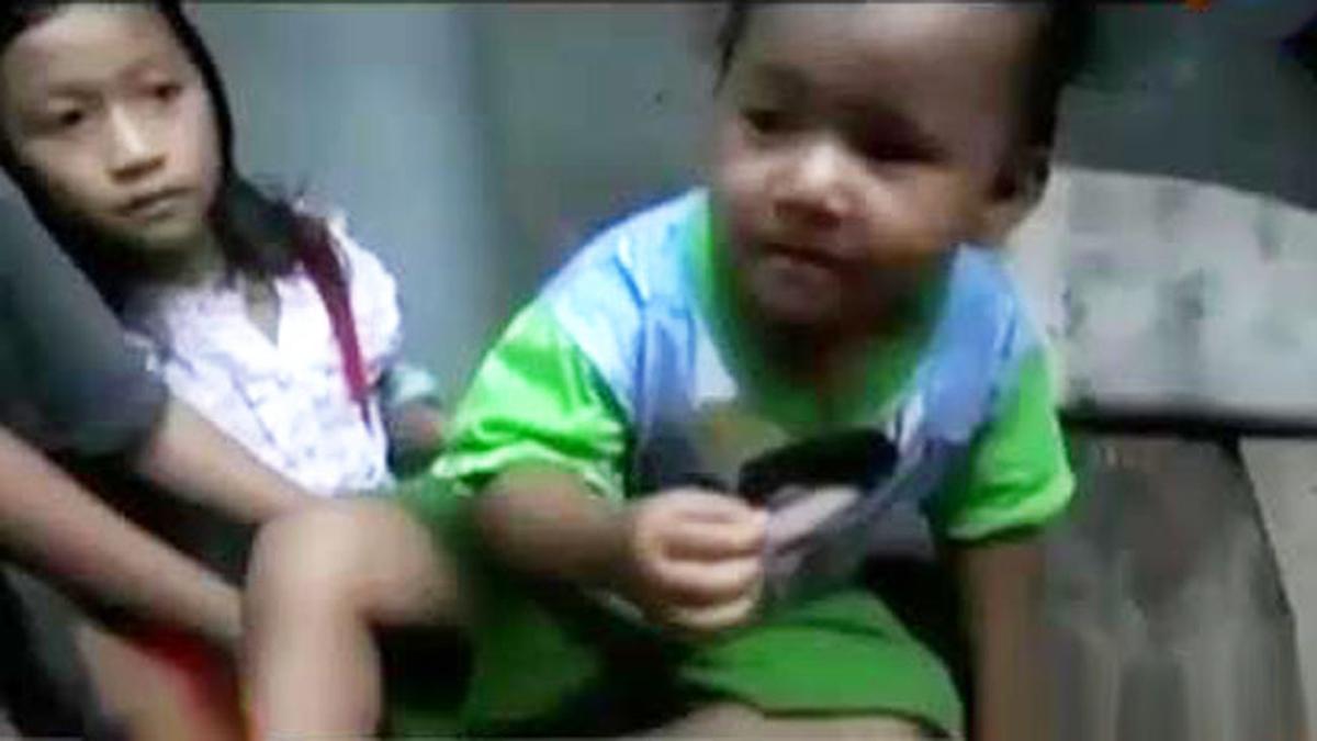 VIDEO: Bocah Palembang Ini Makan Pasir dan Batu - News Liputan6.com