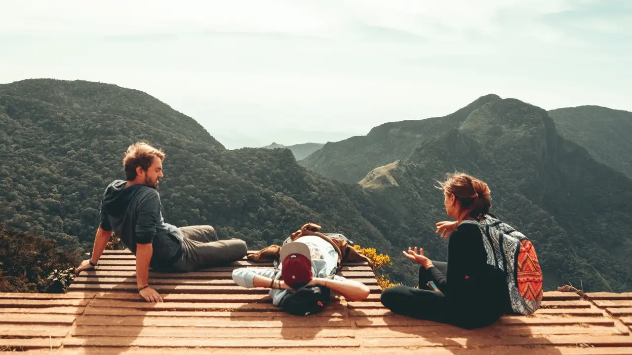 Travelling Adalah Orang yang Melakukan Perjalanan Jauh, Simak Gaya ...