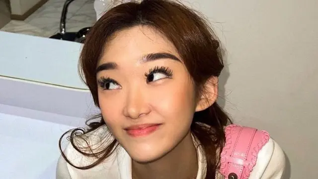 Koleksi Tas Livy Renata, Kreator Konten yang Viral Pelukan dengan Verrell Bramasta - Lifestyle ...