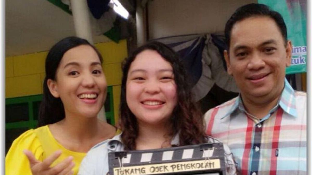 Clara Kaizer Peluk Nisan Renita Sukardi