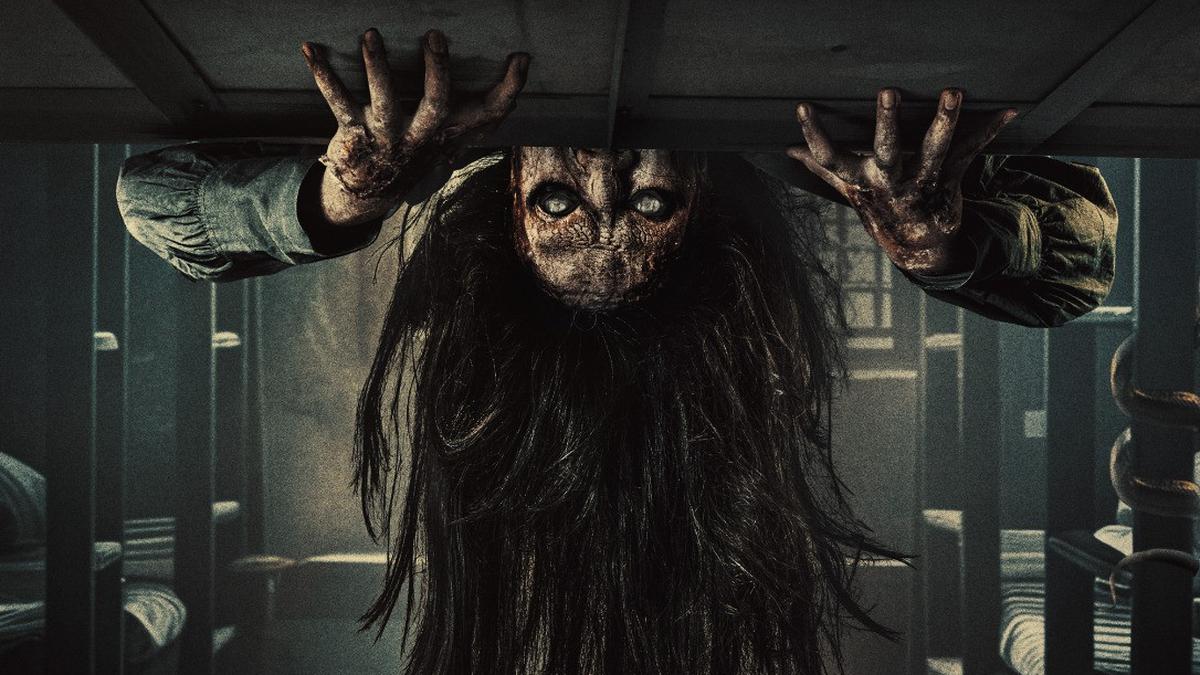 Poster Baru Film Muslihat Bikin Merinding, Penulis Naskah Evelyn ...