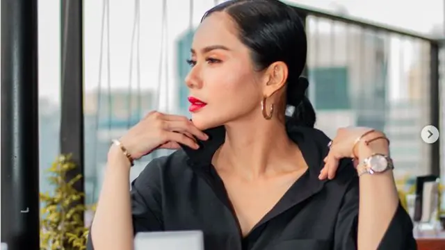 Profil Devi Lanni yang Didenda Karena Tak Pakai Masker, Pemain Ganteng ...