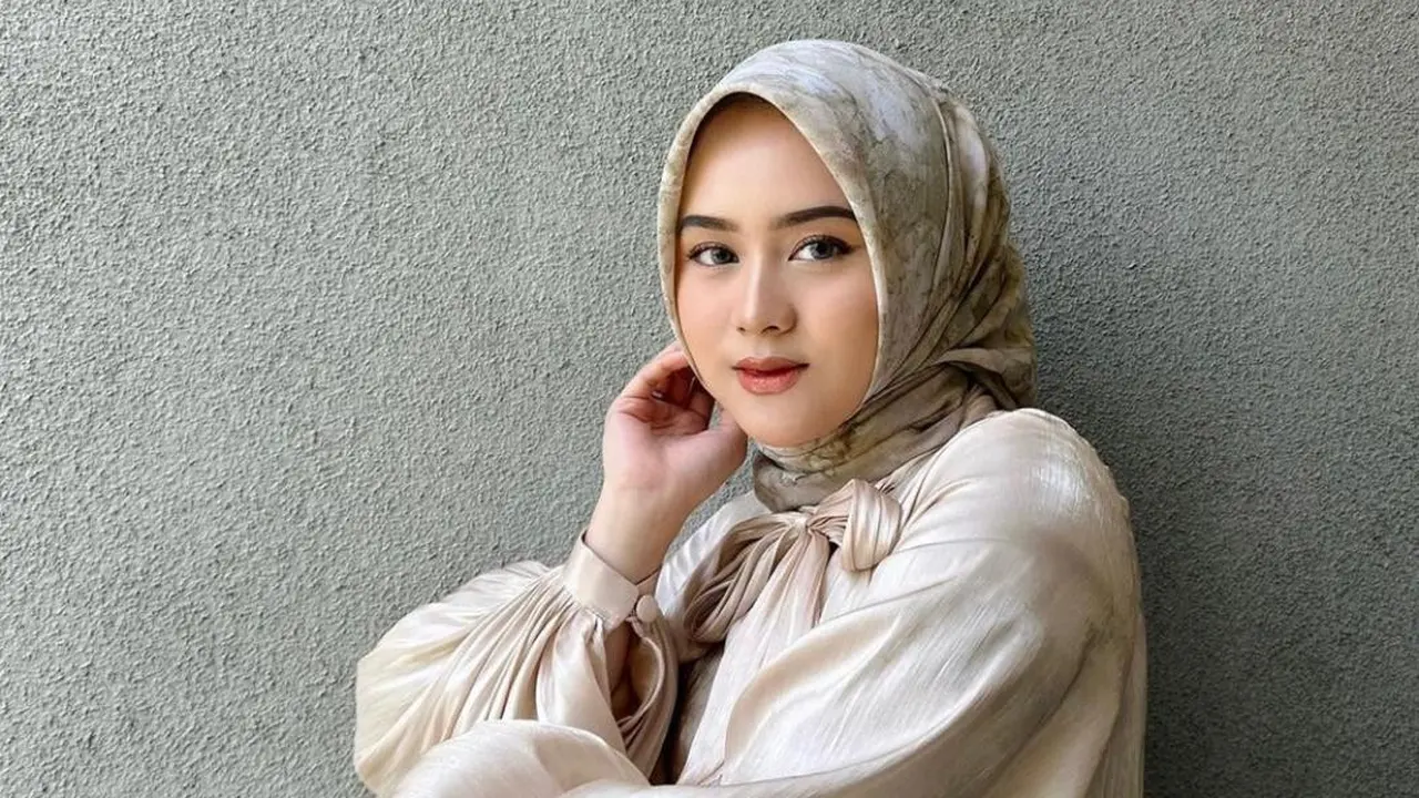 4 Hijab Fashion Style yang Menginspirasi dari Nissa Sabyan sampai ...