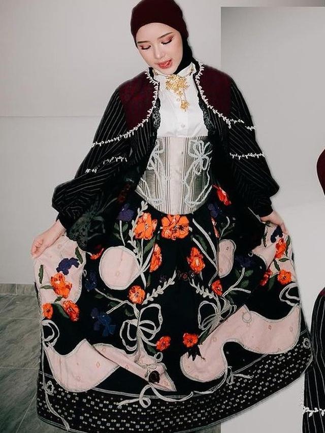 7 Potret Tiara Andini di Pembukaan PON XXI 2024 Ini Banjir Pujian