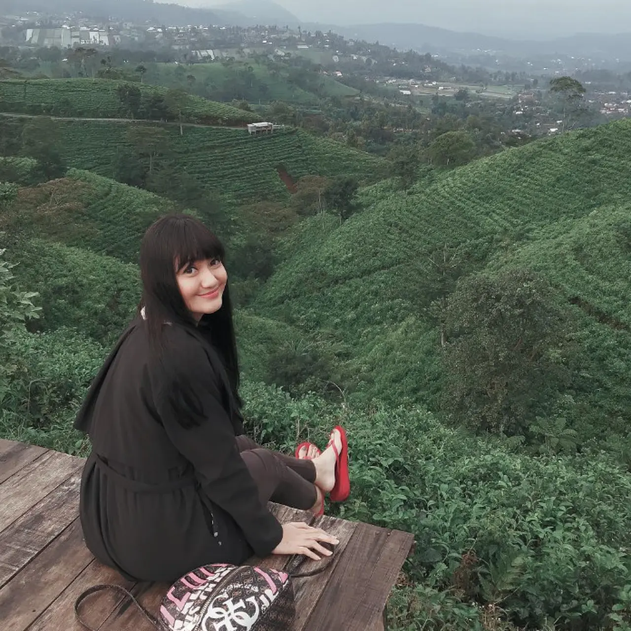 6 Potret Marcella Simon Sebelum Mualaf, Kini Kembali ke Agama ...