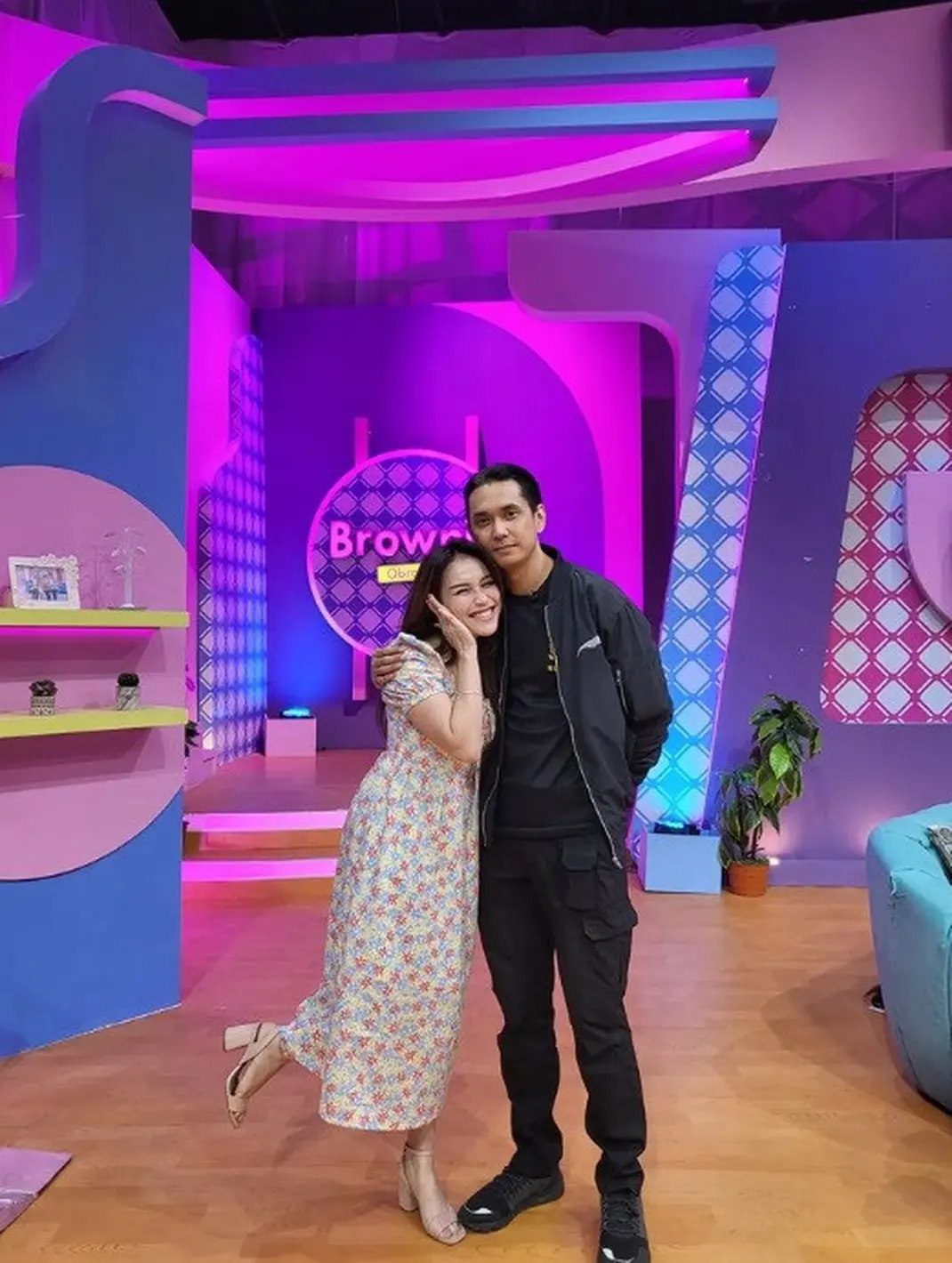 Potret Ayu Ting Ting Foto Bareng Adik Sara Wijayanto Netizen Ramai 6540