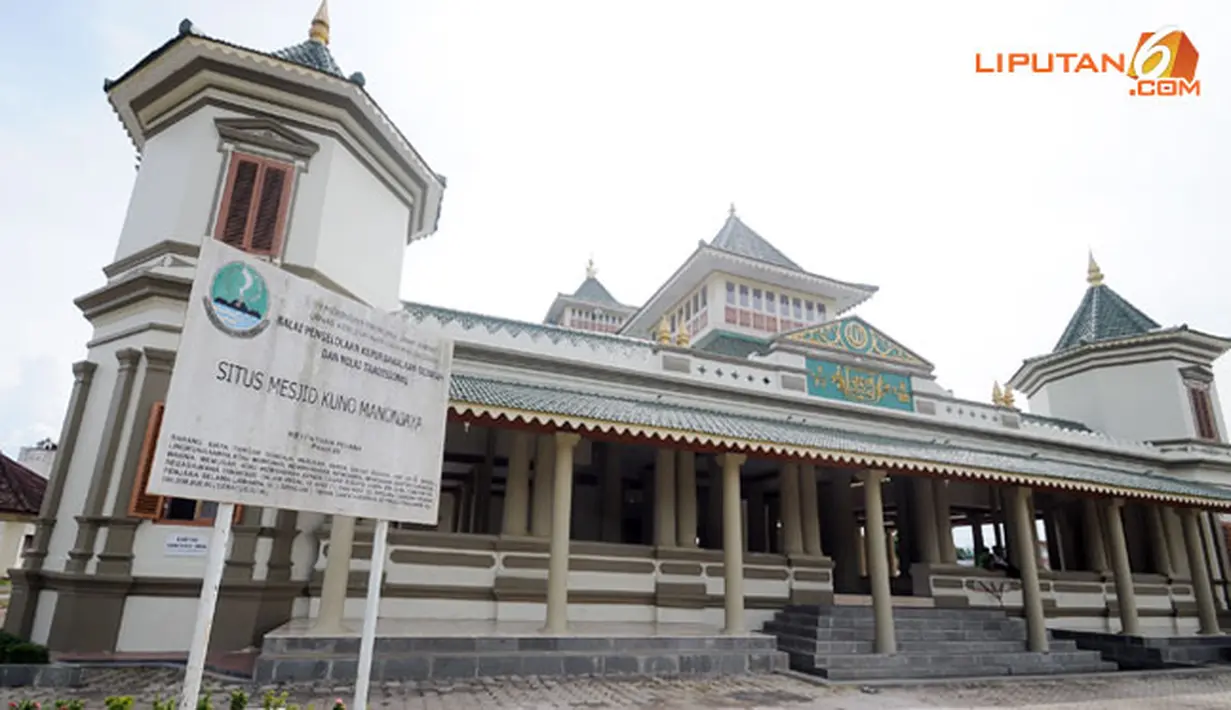 Gaya Neo Klasik Masjid Manonjaya Tasik - Foto Liputan6.com