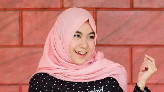 Nyanyikan Lagu Korea, Anisa Rahma Dipuji Penggemar K-Pop - ShowBiz Liputan6.com