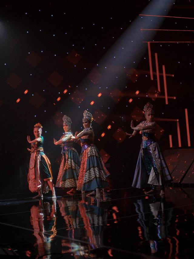 6 Potret Penampilan Sandrina Mazaya di IMB 2021, Memesona Pakai Busana ...