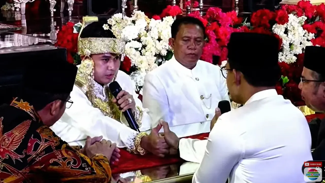 Sah, Putri Isnari Resmi Menikah dengan Abdul Aziz, Maskawin Rp 204.000 - ShowBiz Liputan6.com