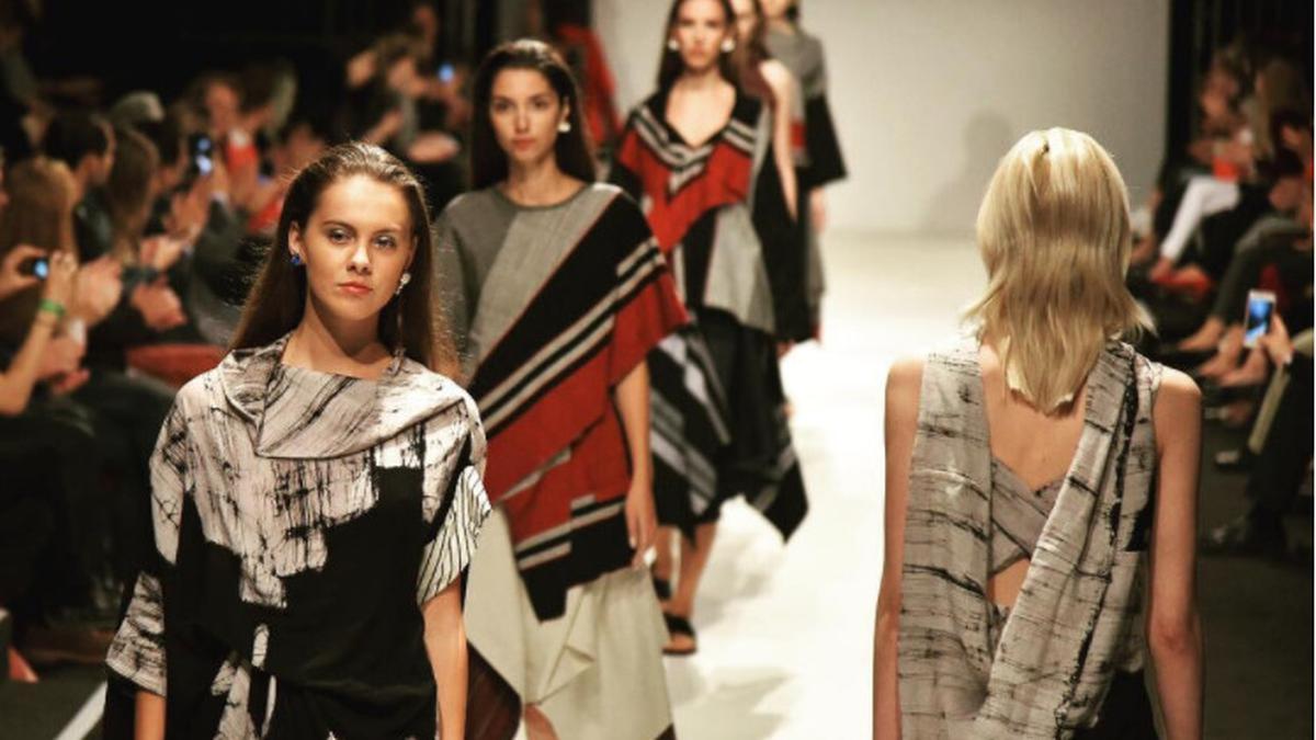 Lulu Lutfi Labibi Kembali Bawa Lurik ke Austria - Lifestyle Liputan6.com