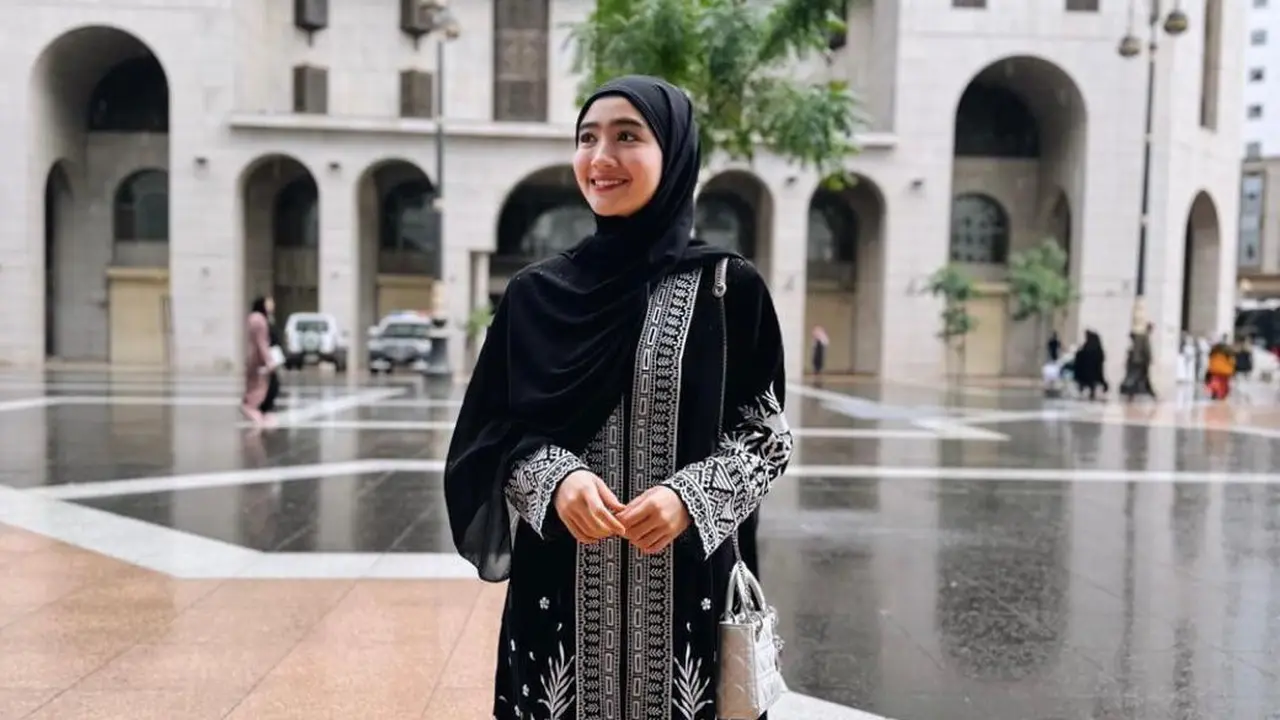 Penampilan Memukau Idul Fitri: Trend Baju Lebaran 2024 dari Alifhia ...