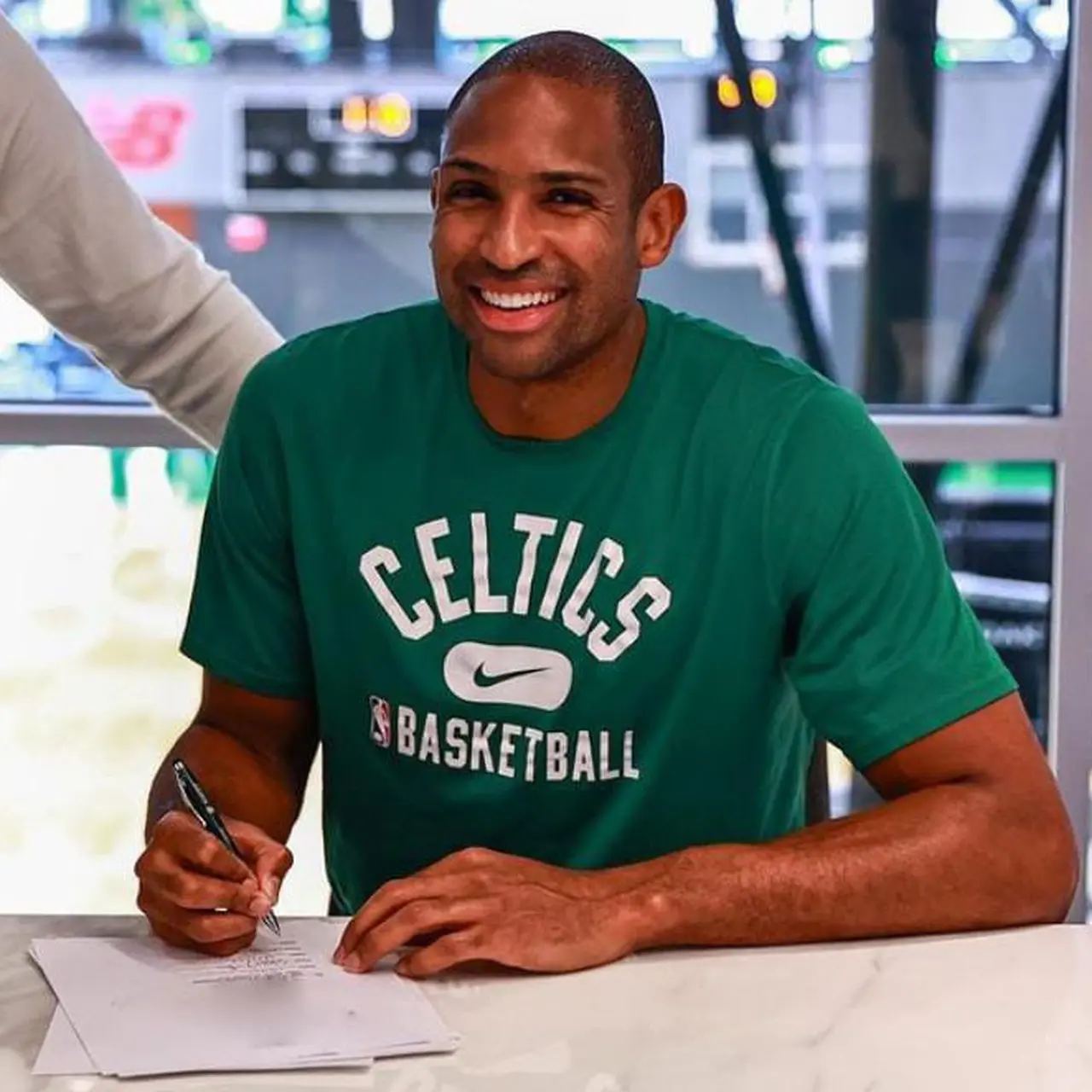 Al Horford Resmi Perpanjang Kontrak Selama Dua Tahun dengan Celtics ...