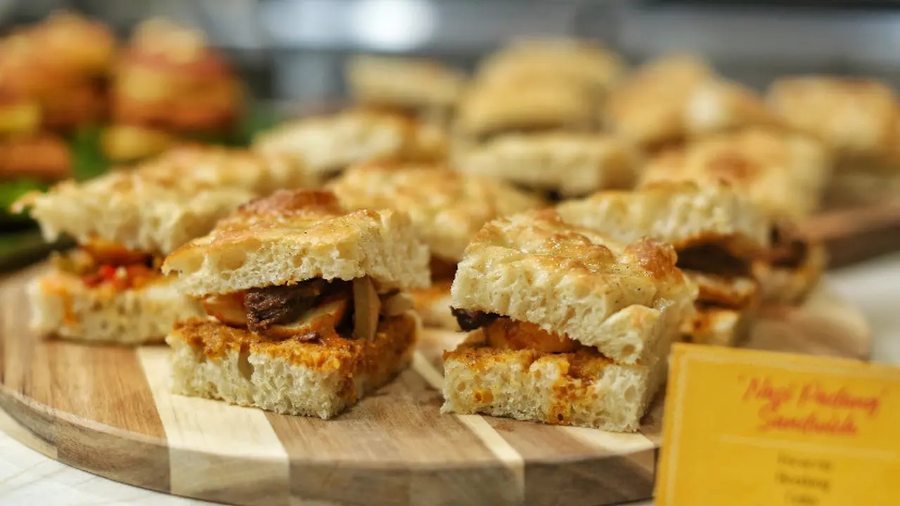 Chef Muda Audrey Tampi Membuat Makanan Indonesia yang Dikemas Ke Dalam ...