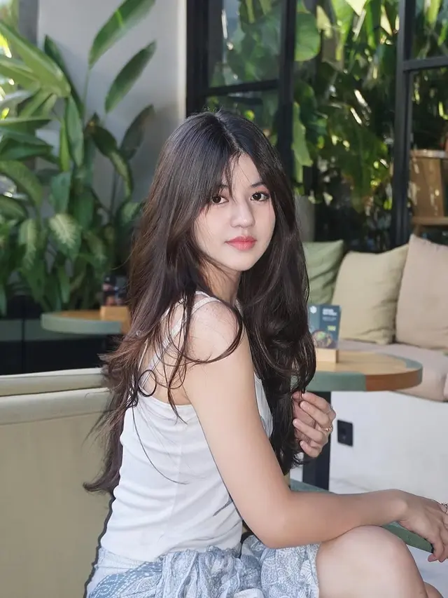 7 Potret Vonny Felicia alias Vonzy Berbalut Outfit Putih, YouTuber Cantik yang Bikin Jatuh Hati ...