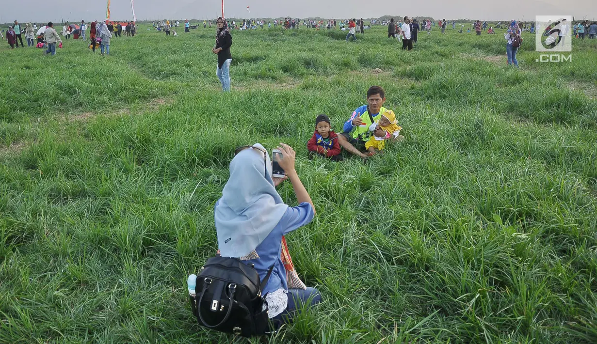 FOTO: Musim Kemarau, Danau Rawa Pening Berubah Jadi Sabana - Foto ...