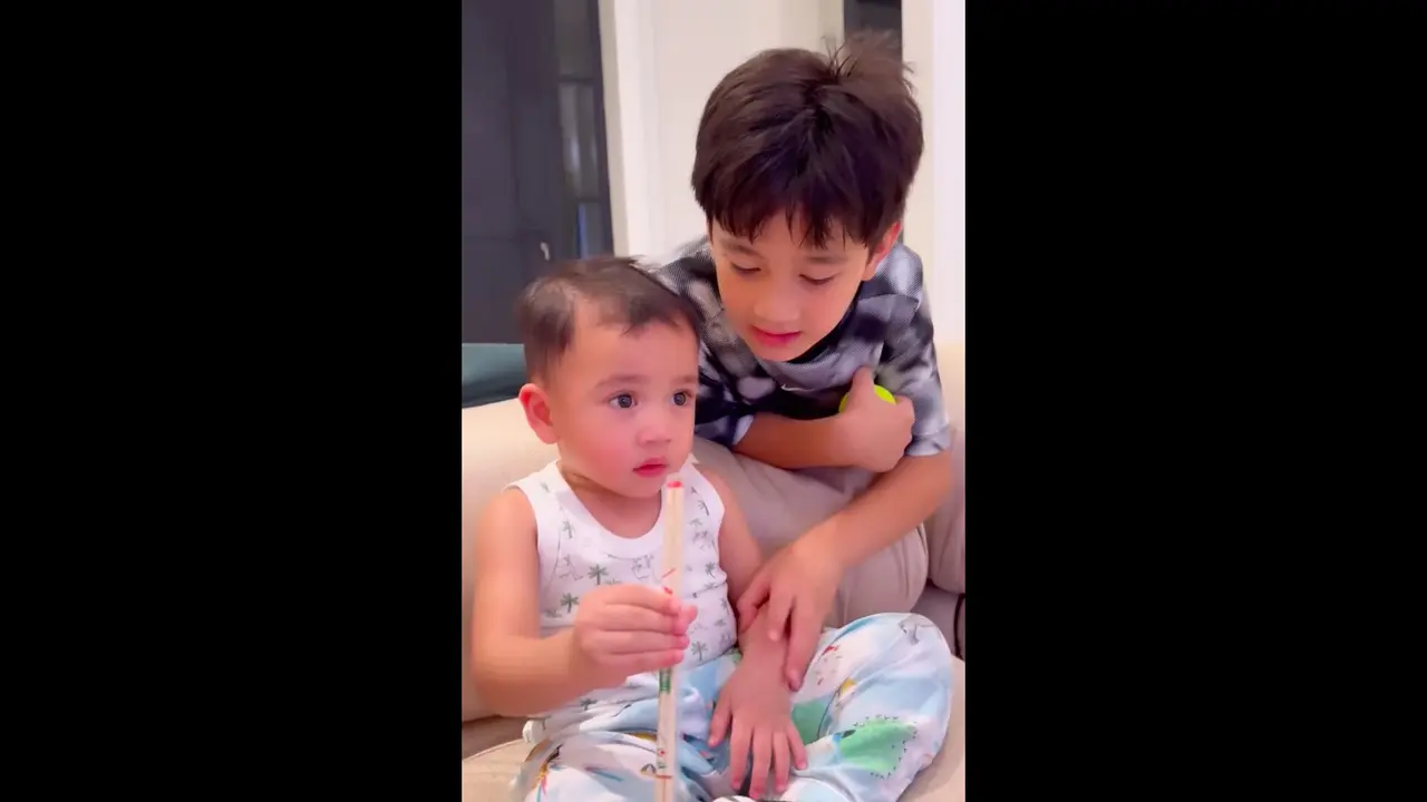 Raffi Ahmad Kabarkan Cipung Sakit Hingga Muntah-Muntah, Rafathar Ikut Bujuk Sang Adik ke Dokter ...