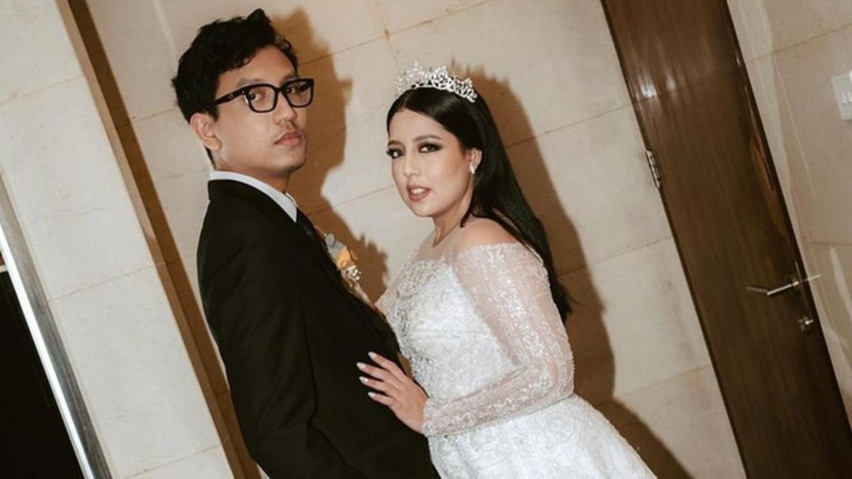 7 Potret Nessie Judge dan Suami Gelar Resepsi Pernikahan Kedua, Meriah Banget. - Hot Liputan6.com