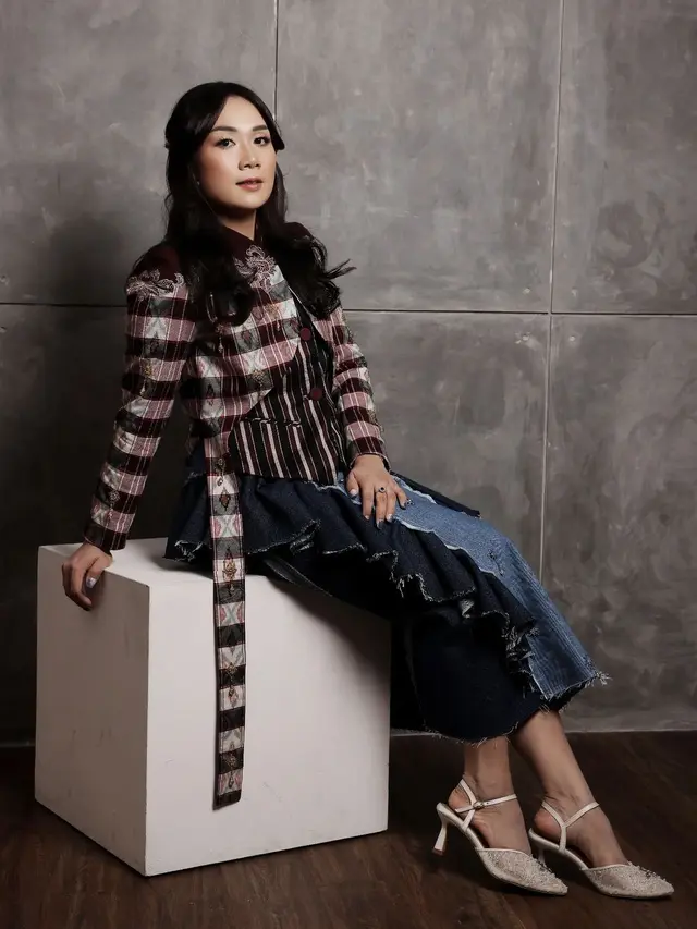 6 Pemotretan Puput Nastiti Bareng Jessica Iskandar dan Bunga Zainal, Bikin Pangling - Hot ...