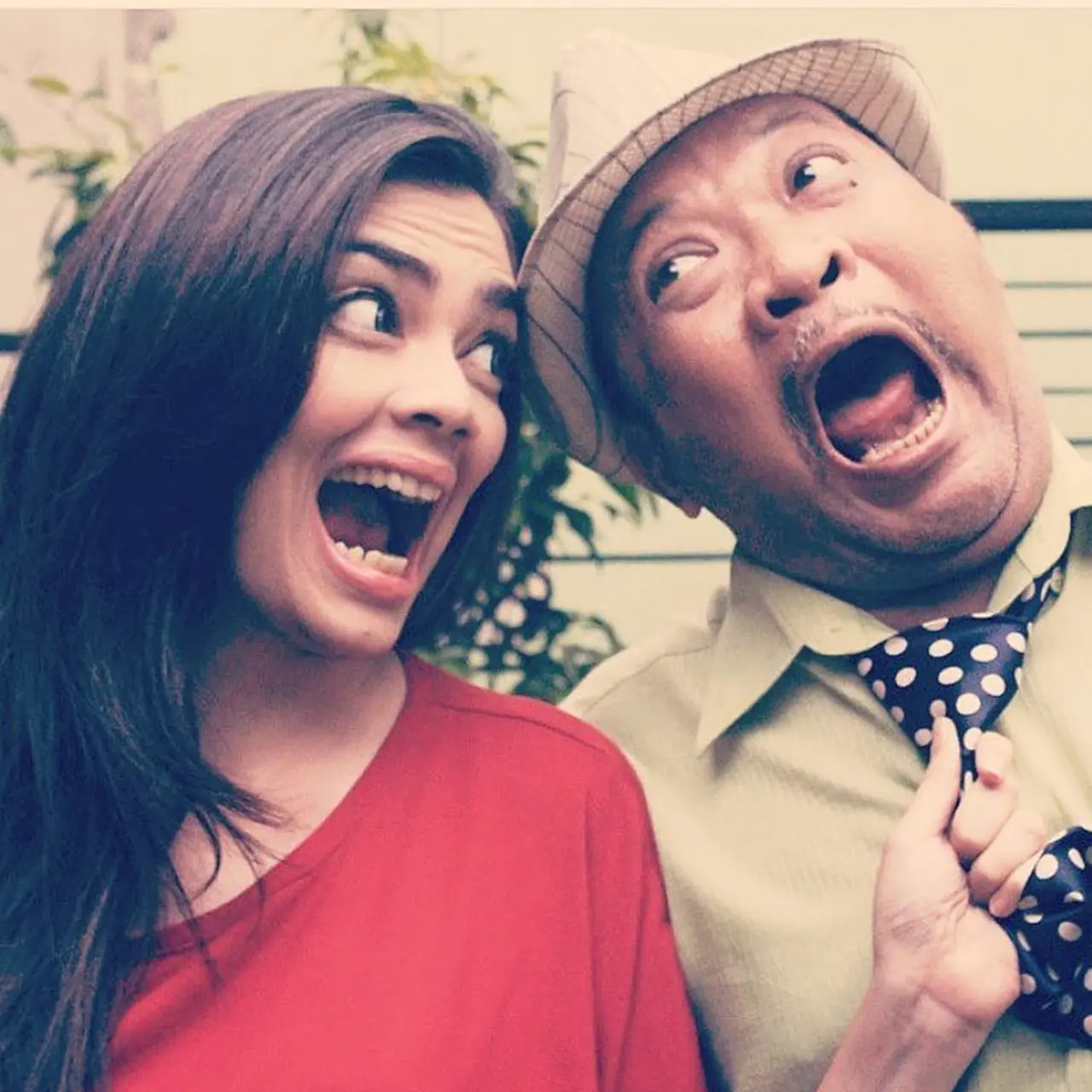 6 Potret Pemeran Romlah dan Kardun Tukang Bubur Naik Haji, Tetap Kompak ...