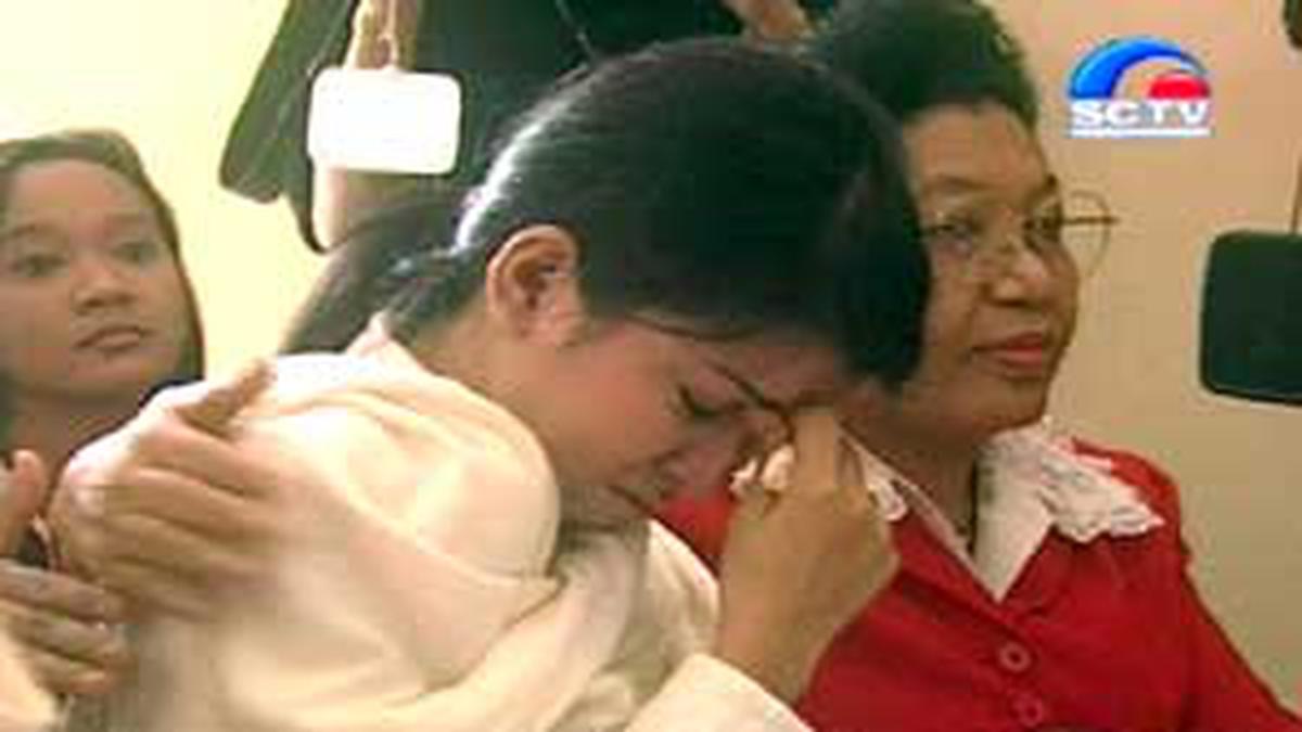 Suami Five Vy Divonis Enam Bulan Penjara - ShowBiz Liputan6.com