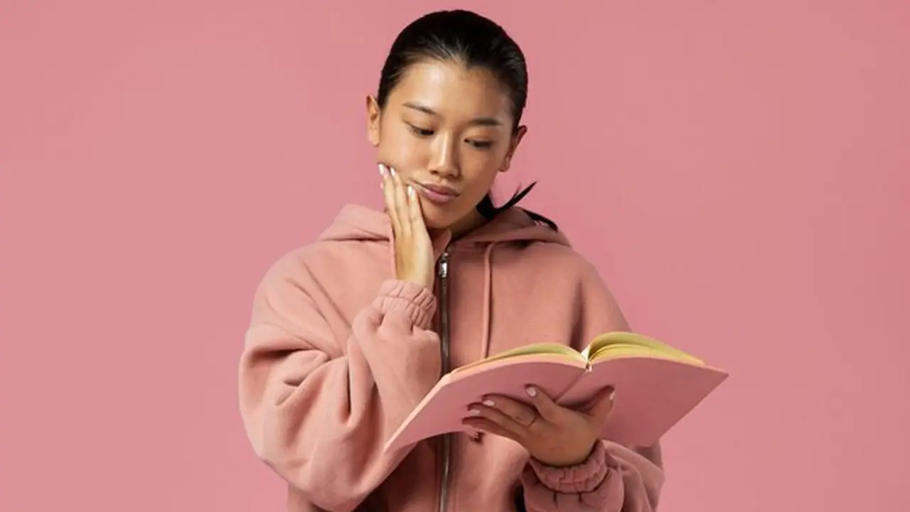 9 Padanan Kata Update dalam Bahasa Indonesia, Berikut Contoh Kalimatnya ...