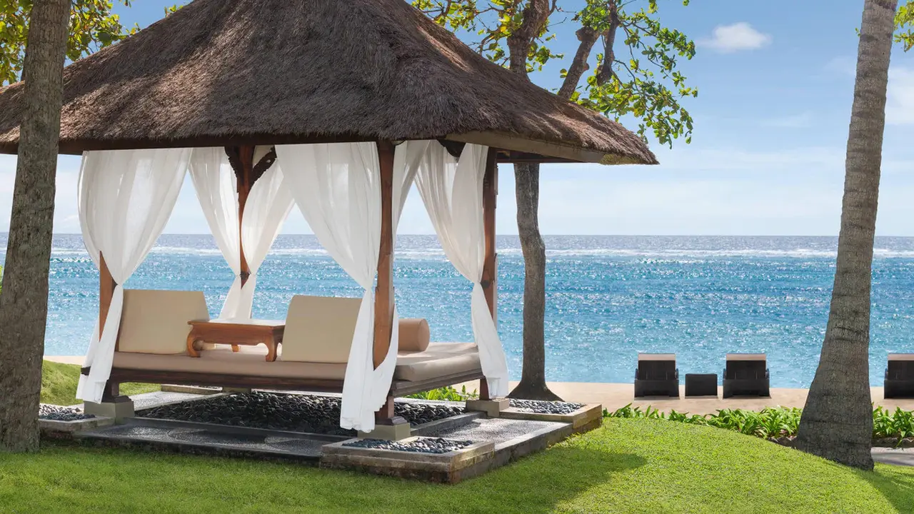 Memanjakan Diri dengan Pijat Tradisional Bali di The Laguna Bali