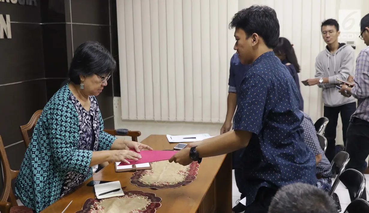 FOTO: Kontras dan YLBHI Laporkan Kekerasan Saat May Day kepada Komnas ...