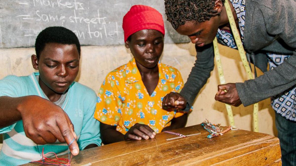 Label Kate Spade Berdayakan Wanita-wanita Rwanda - Lifestyle Liputan6.com